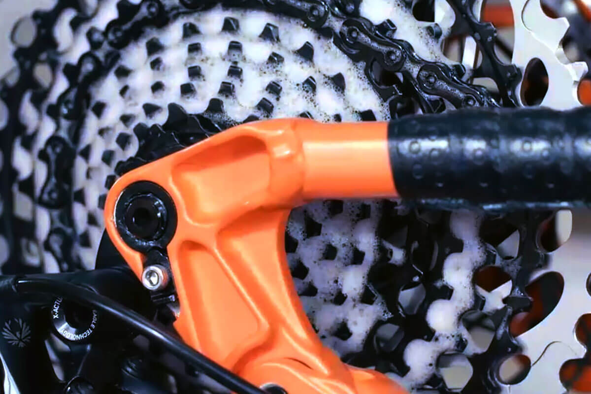 Fenwick's Foaming Chain Cleaner – Condor Cycles